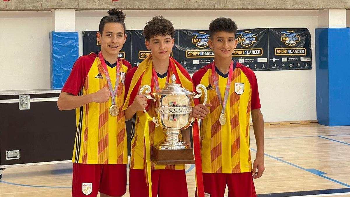 El Manresa FS aporta tres jugadors al títol estatal de la selecció ...