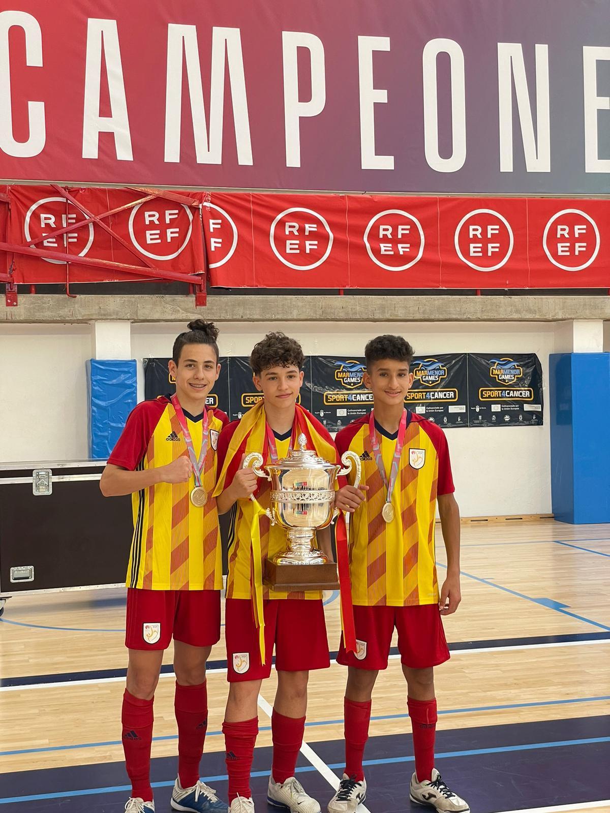 El Manresa FS aporta tres jugadors al títol estatal de la selecció ...