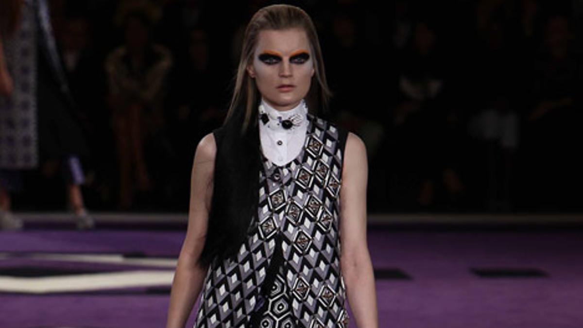Prada y sus estampados geométricos en Milán - Woman