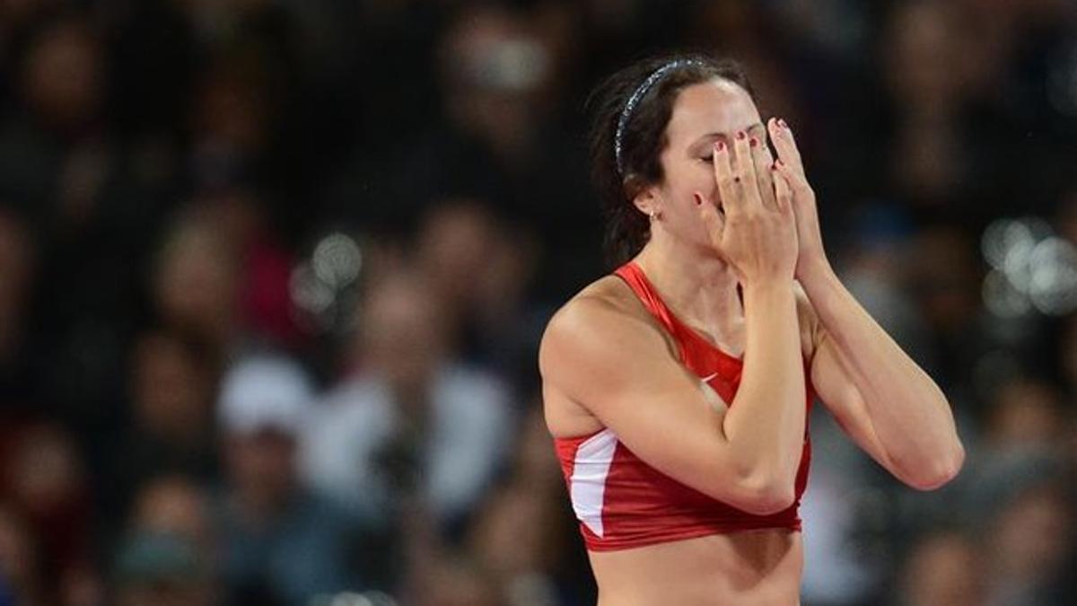 Jenn Suhr bate el récord del mundo bajo techo de salto con pértiga | a