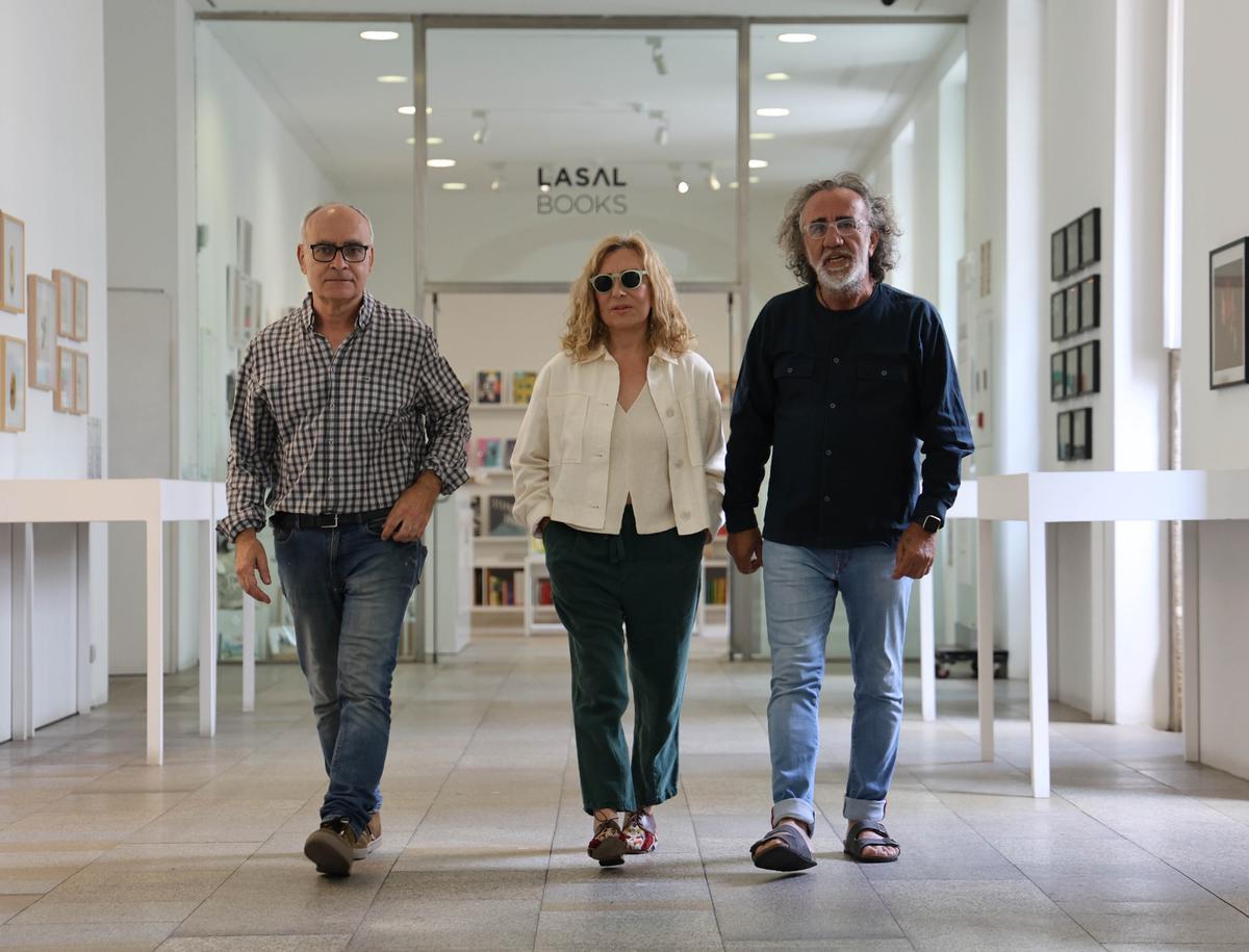 Convertir las manchas de las frutas en arte al ritmo de Cómplices