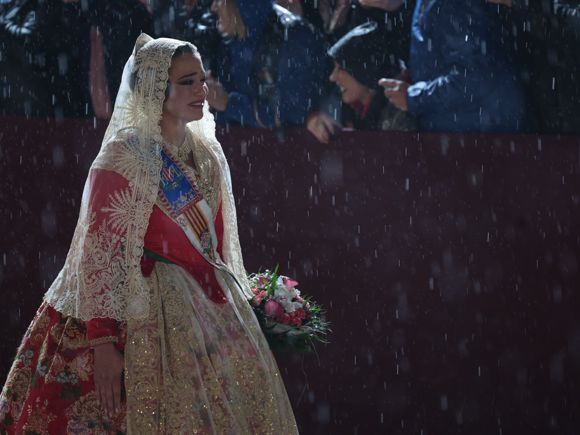 La Fallera Mayor de València, Berta Peiró, cierra la Ofrenda a la ...