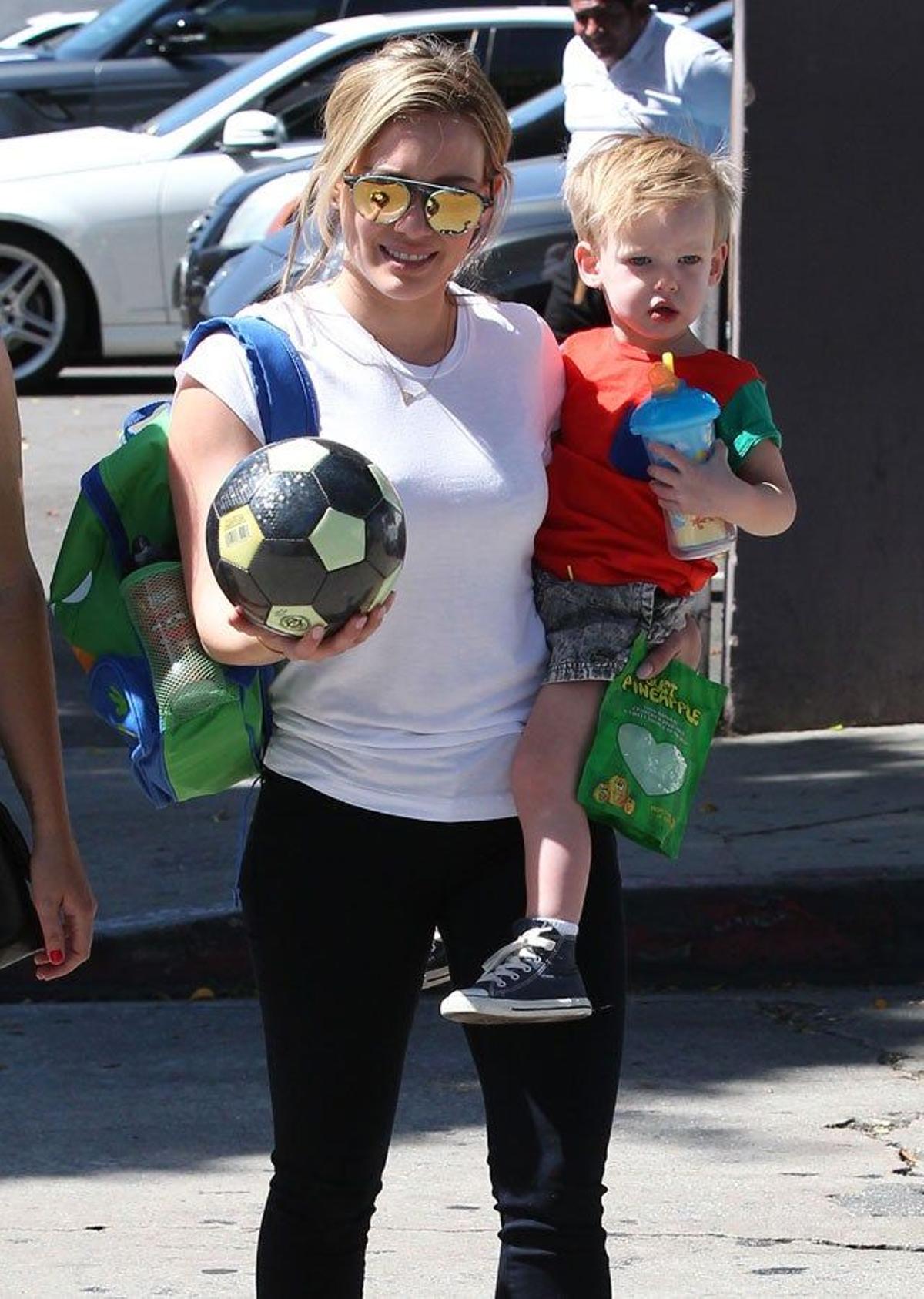 Hilary Duff, relax en el parque con su hombrecito - Cuore