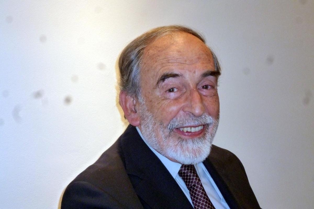 Mor l’economista Francesc Granell després de tenir un accident a la platja