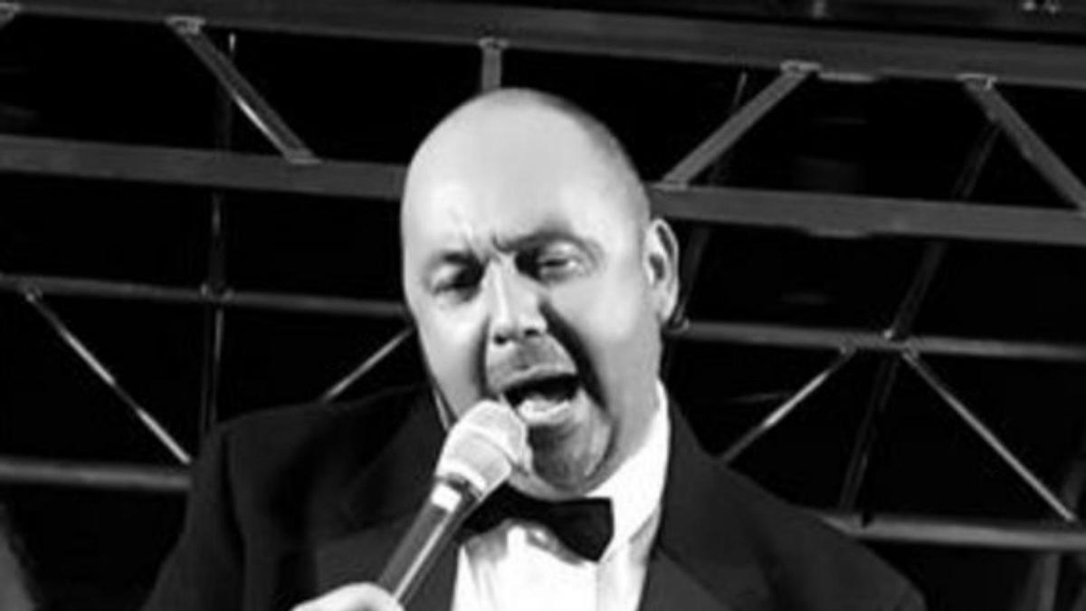 Let’s swing! Bühnentalent Artur Frank in der Kulturfinca auf Mallorca ...