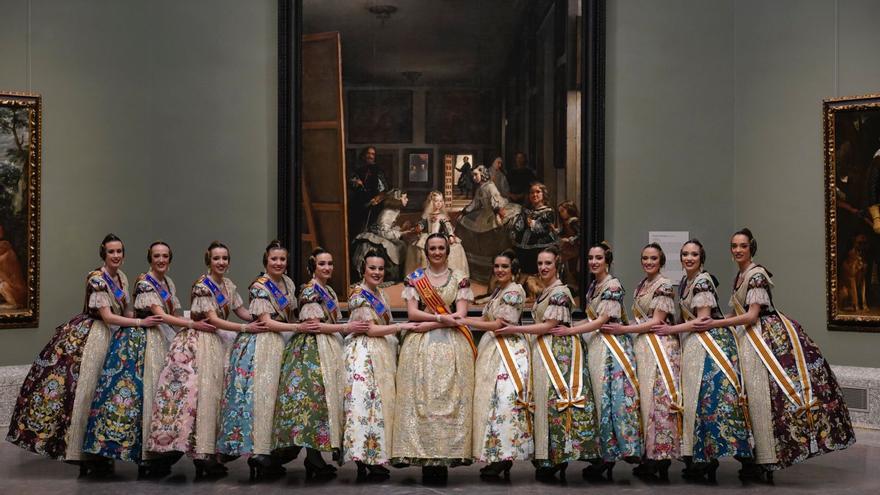 Las Fallera Mayor y su corte visitan el Museo del Prado