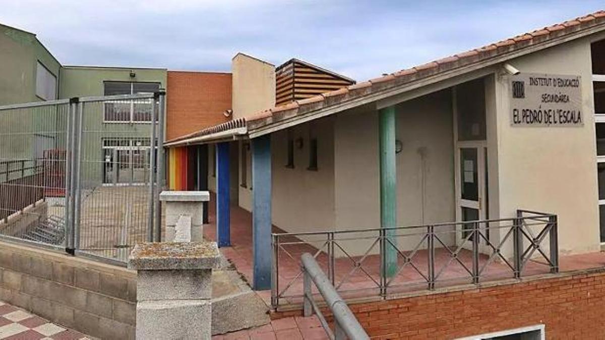 Instal·laran dos mòduls prefabricats a l'Institut El Pedró de l'Escala ...