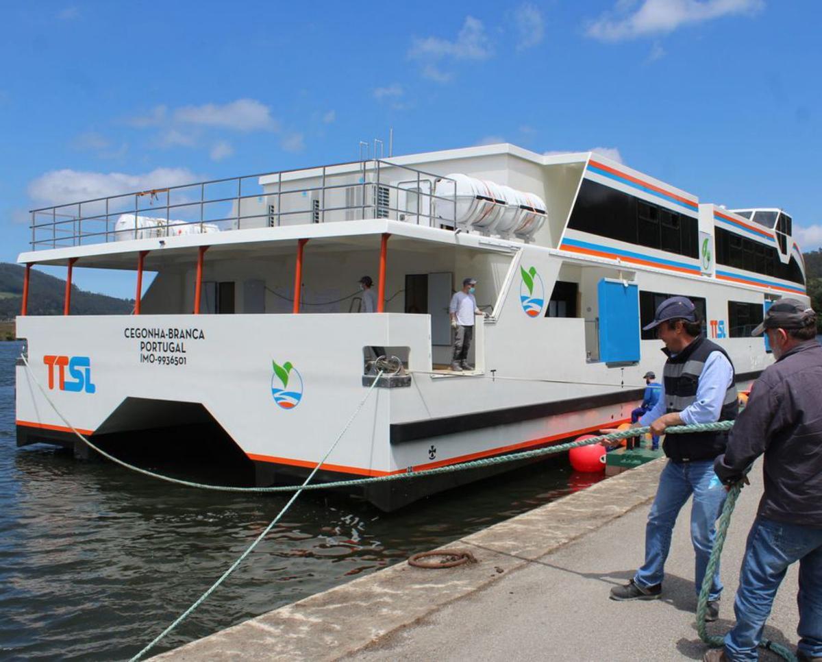 Gondán bota el primero de los diez ferries de Portugal, que estará ...