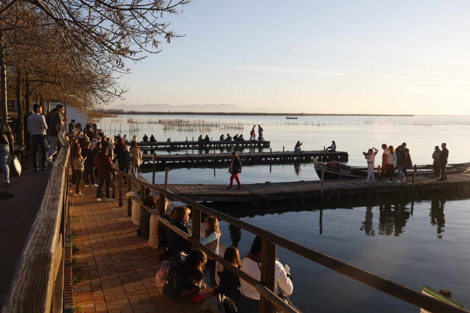 El embarcadero de la Gola de Pujol, lleno en fechas navideñas