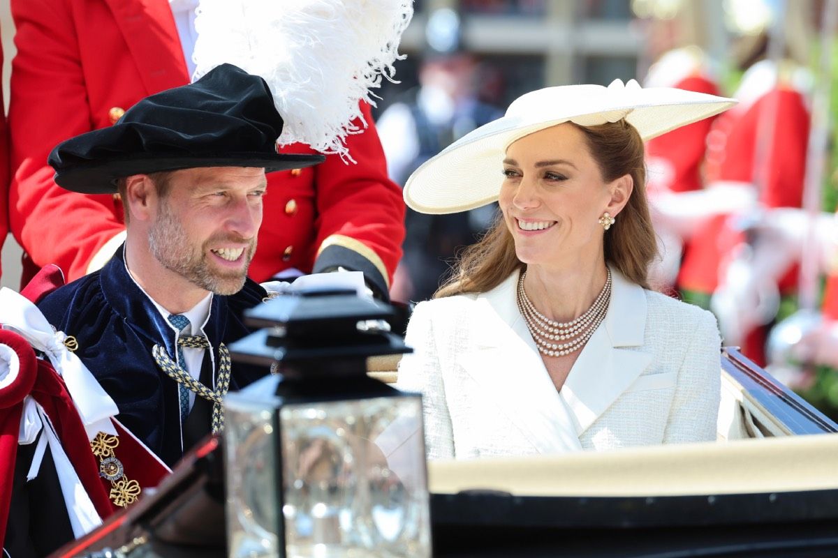 KATE MIDDLETON COLLAR PERLAS | El vestido de inspiración nupcial de ...