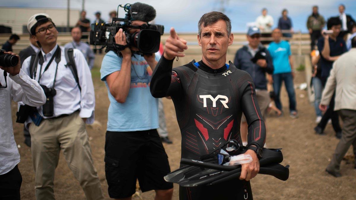 El francés Ben Lecomte intenta ir nadando de Tokio a San Francisco