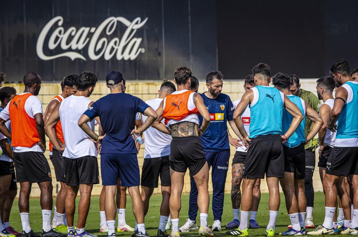 Valencia CF: El Valencia se mide al CD Castellón en el Puchades