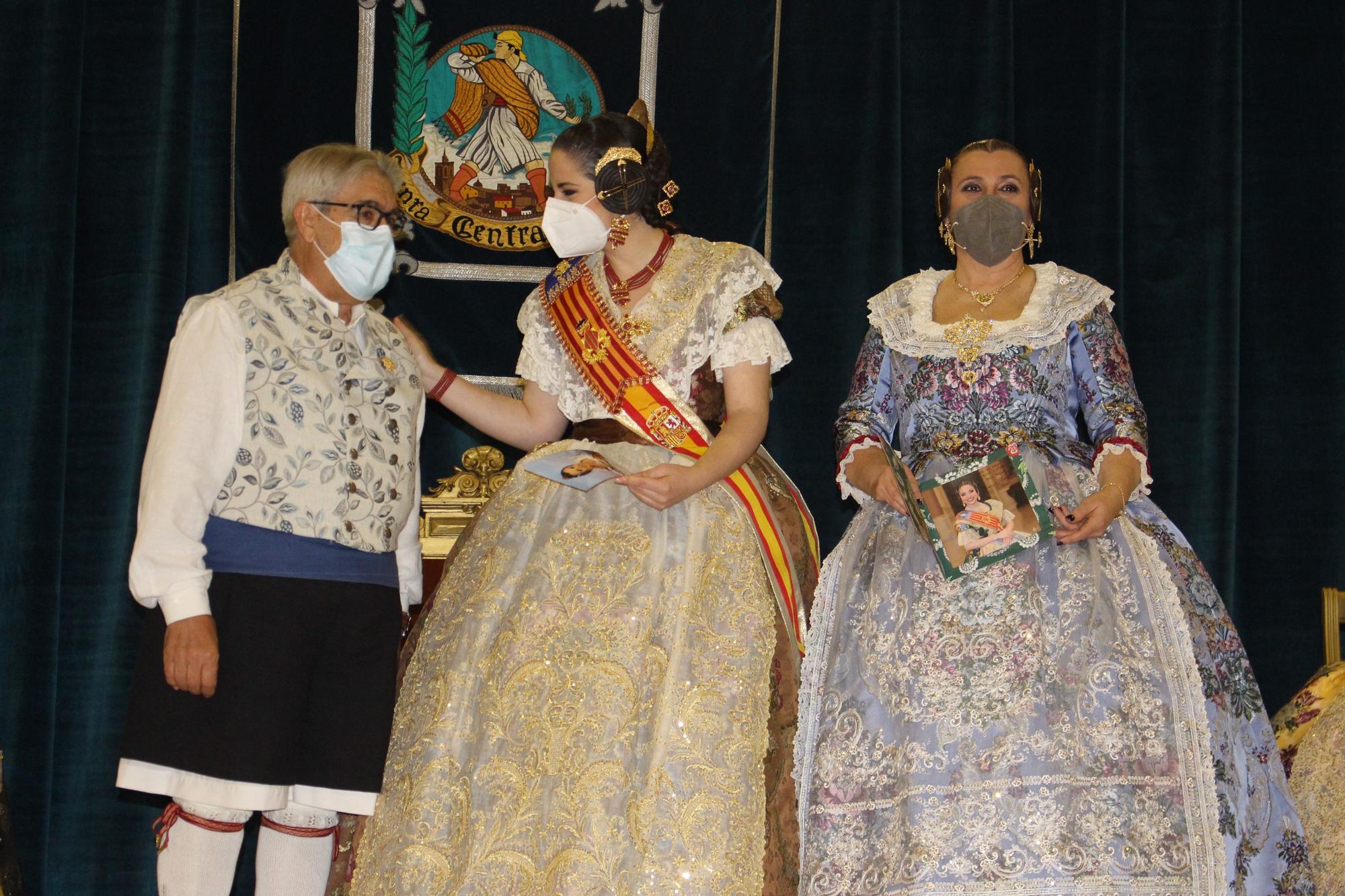 Quatre Carreres reconoce a sus falleros "brillants" y a sus falleras ...