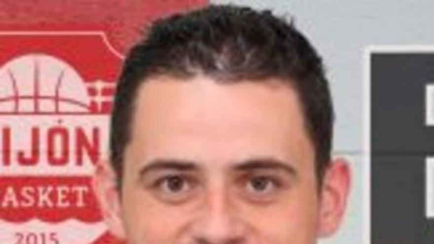 Juanfran Arias deja de entrenar al Corinto Gijón