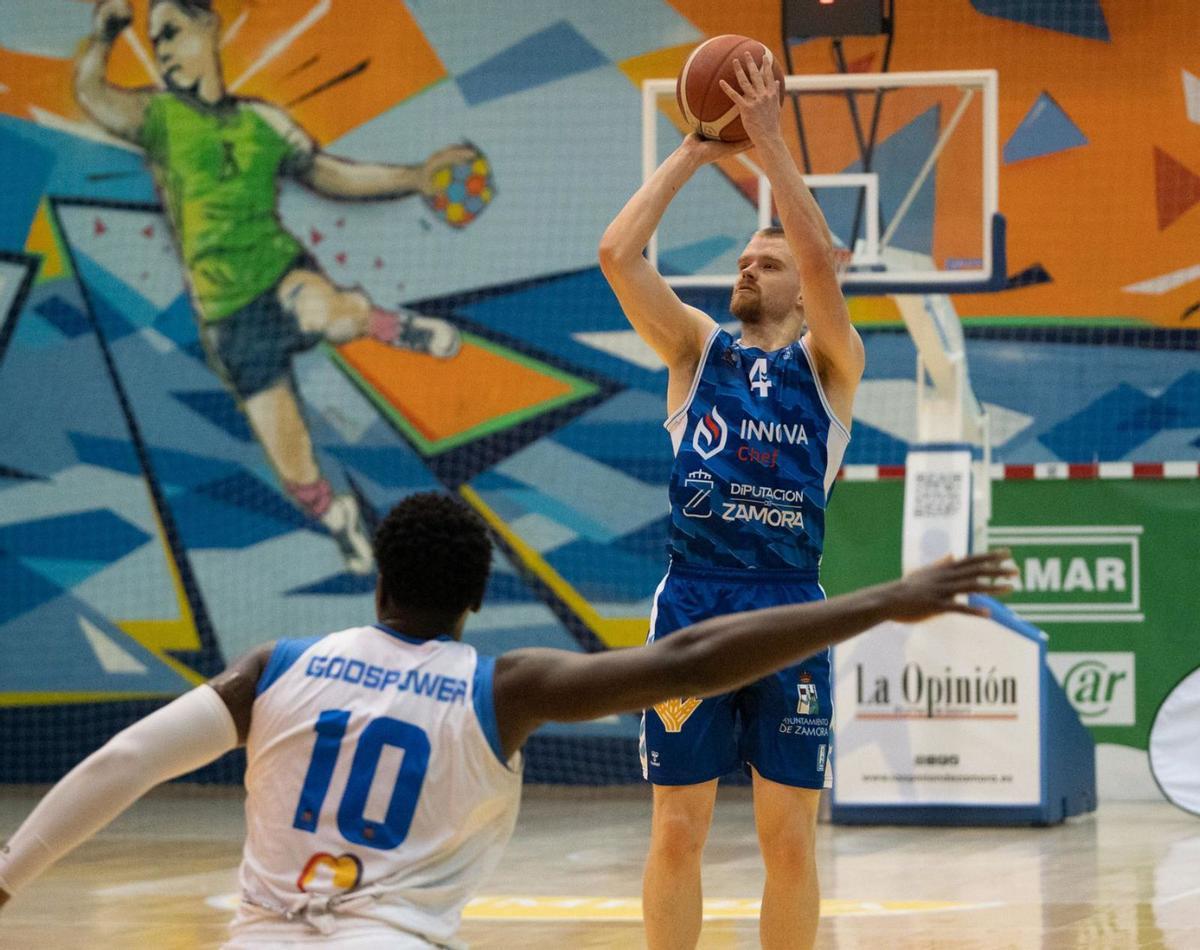 Jacob Round, con la selección de Gran Bretaña en busca del Eurobasket