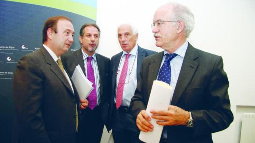 Renfe negocia dos trenes semanales de contenedores entre El Musel y Madrid
