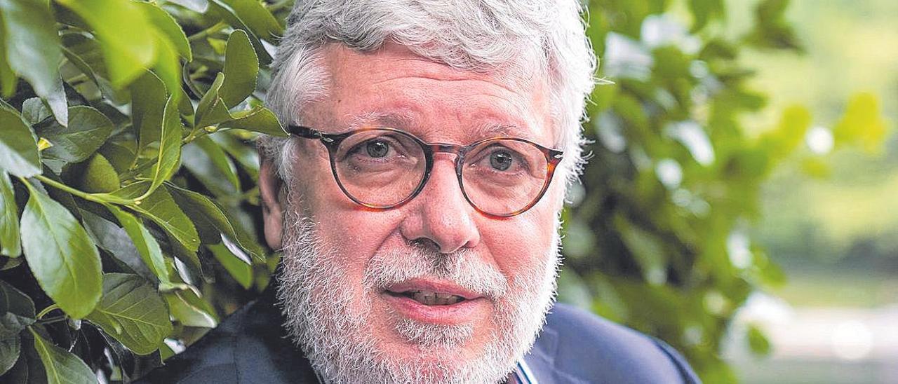 Agustín Santos, número 2 de Sumar en Madrid: Un diplomático en la corte ...