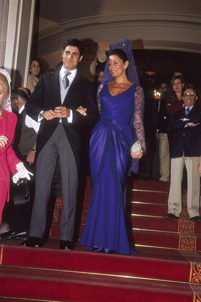 GRAMMY LATINO 2023 | Lola Indigo y su homenaje secreto a Carmina ...