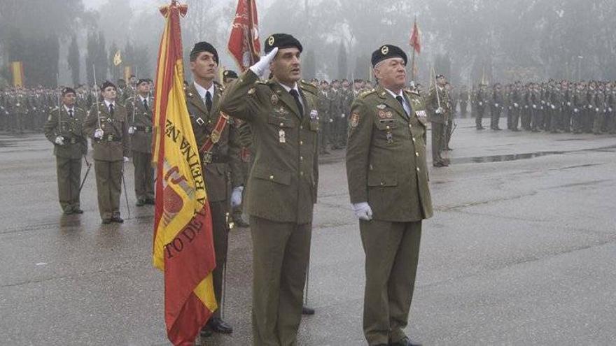 El coronel Lázaro toma el mando del RIMZ La Reina 2