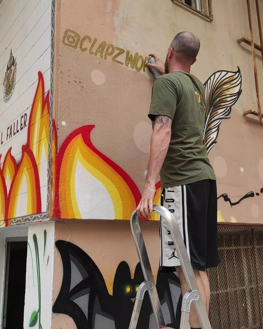 Un casal fallero convertido en Street Art