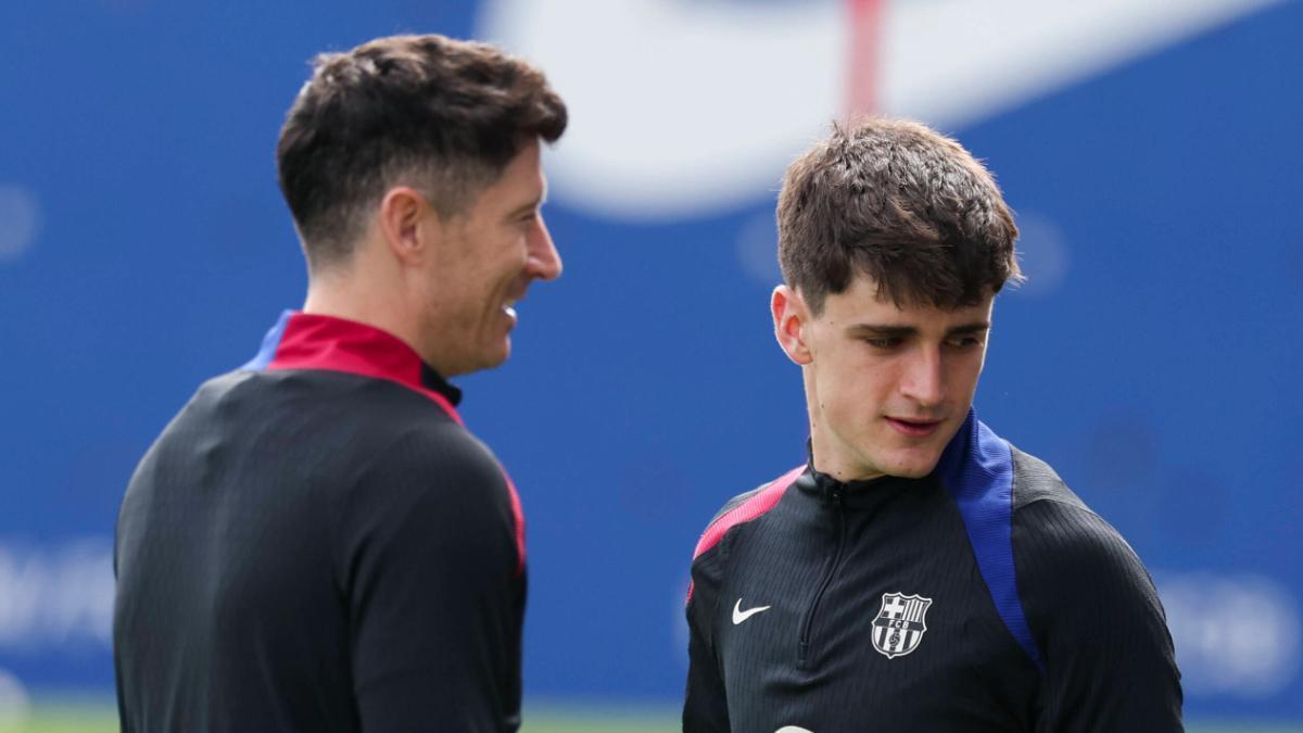 Pau Víctor: "Flick le pidió a Lewandowski que fuera mi padre"