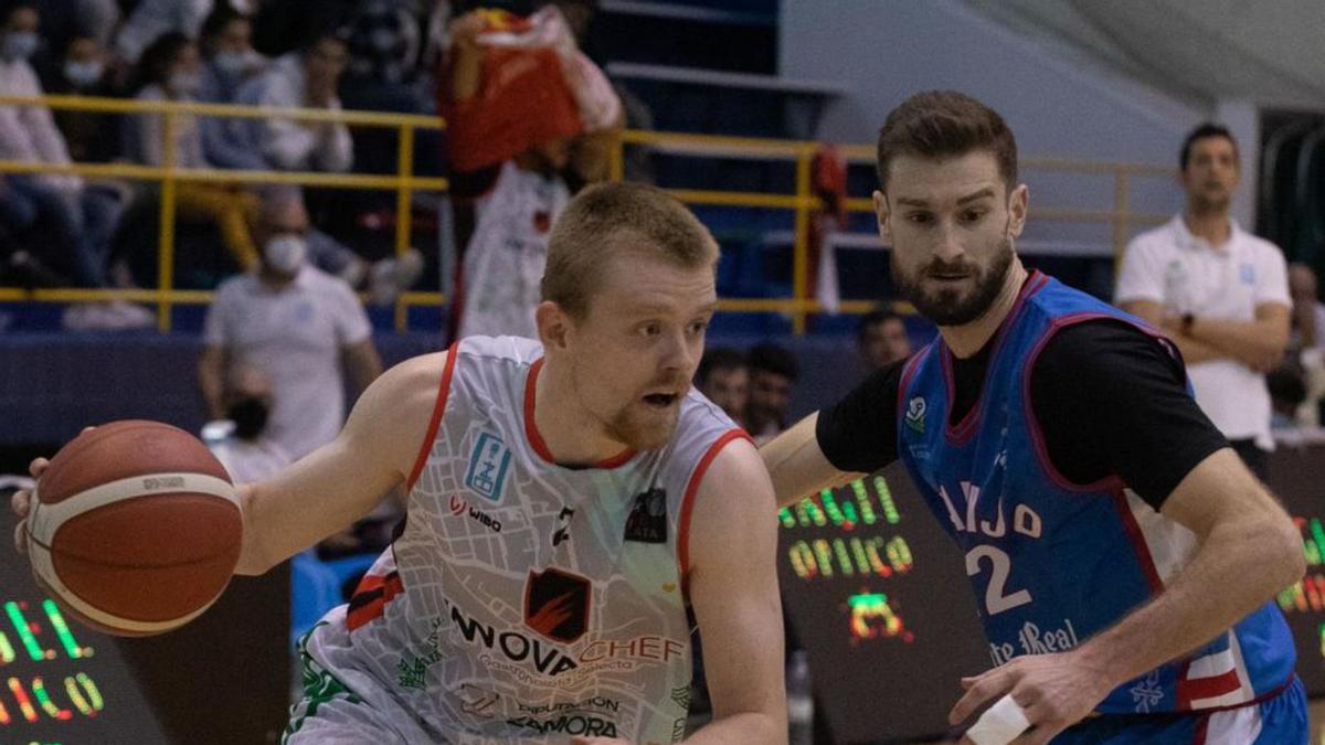 Jacob Round, jugador CB Zamora: " No hay otra opción que ir a tope" - La Opinión de Zamora