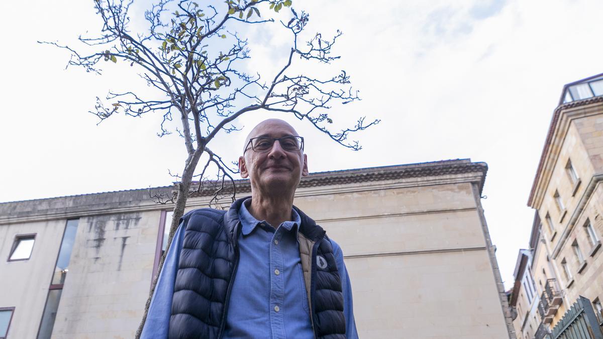 Antonio Ballesteros: "Todos los relatos de monstruos nacen del miedo al diferente" - La Nueva España