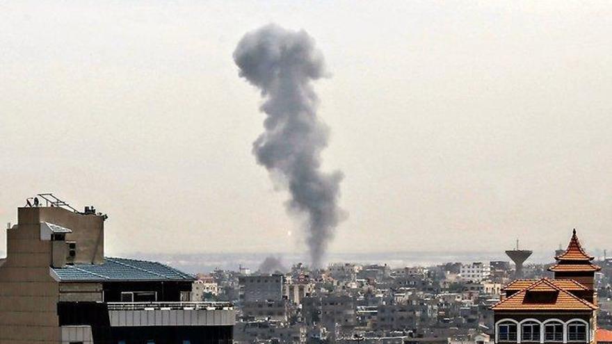 Israel Ataca Puestos De Hamás En Gaza Tras Cohetes Lanzados Desde La