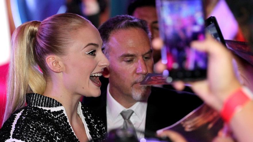 Sophie Turner i Jessica Chastain es donen un bany de masses a Mèxic