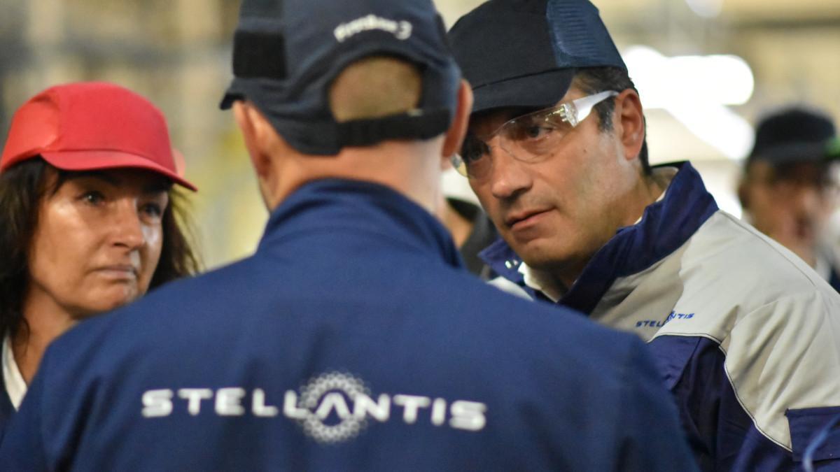 Filosa sigue con su ronda europea y visita la planta de Stellantis en ...