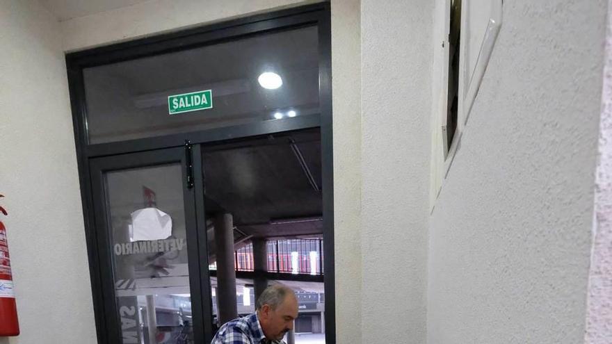 Protección Civil de Mieres reparte comida perecedera entre 53 familias ...