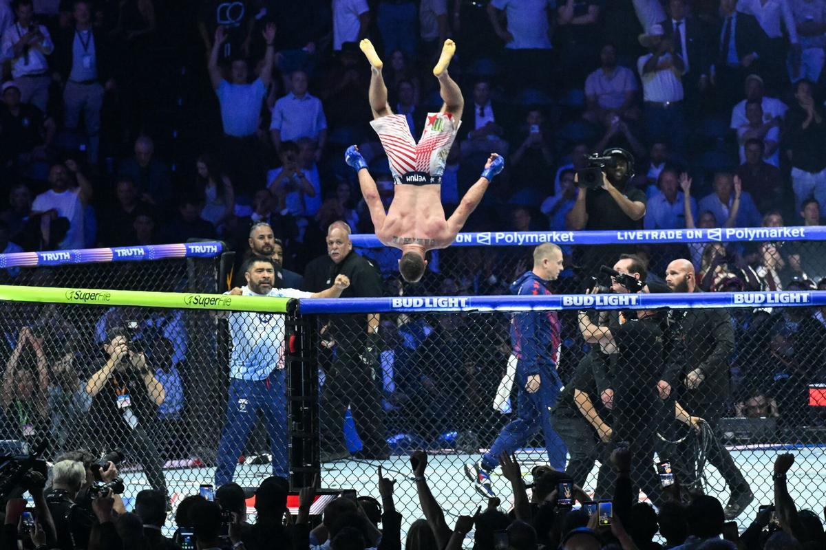 Las imágenes de la pelea entre Ilia Topuria y Justin Gaethje en la Casa ...
