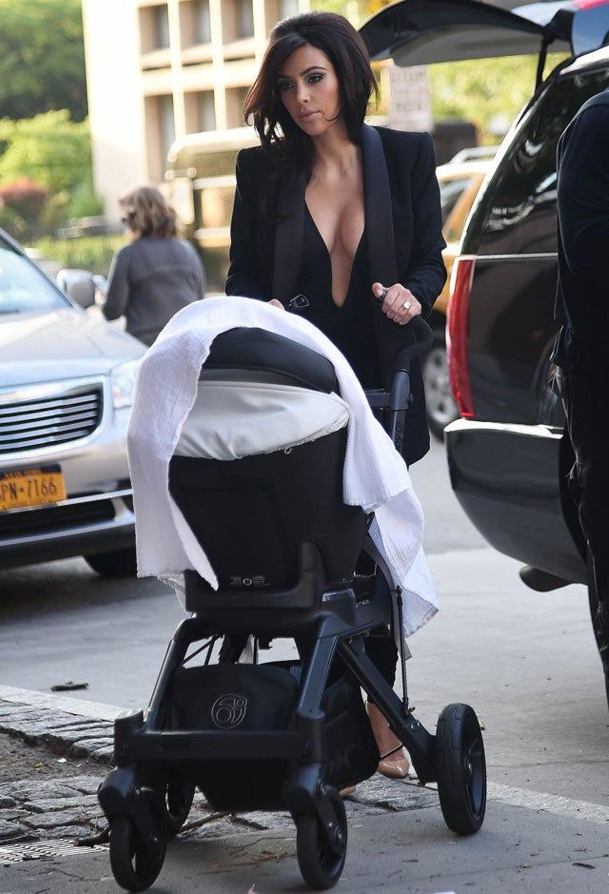 El escotazo de Kim Kardashian - Cuore El escotazo de Kim Kardashian - Cuore
