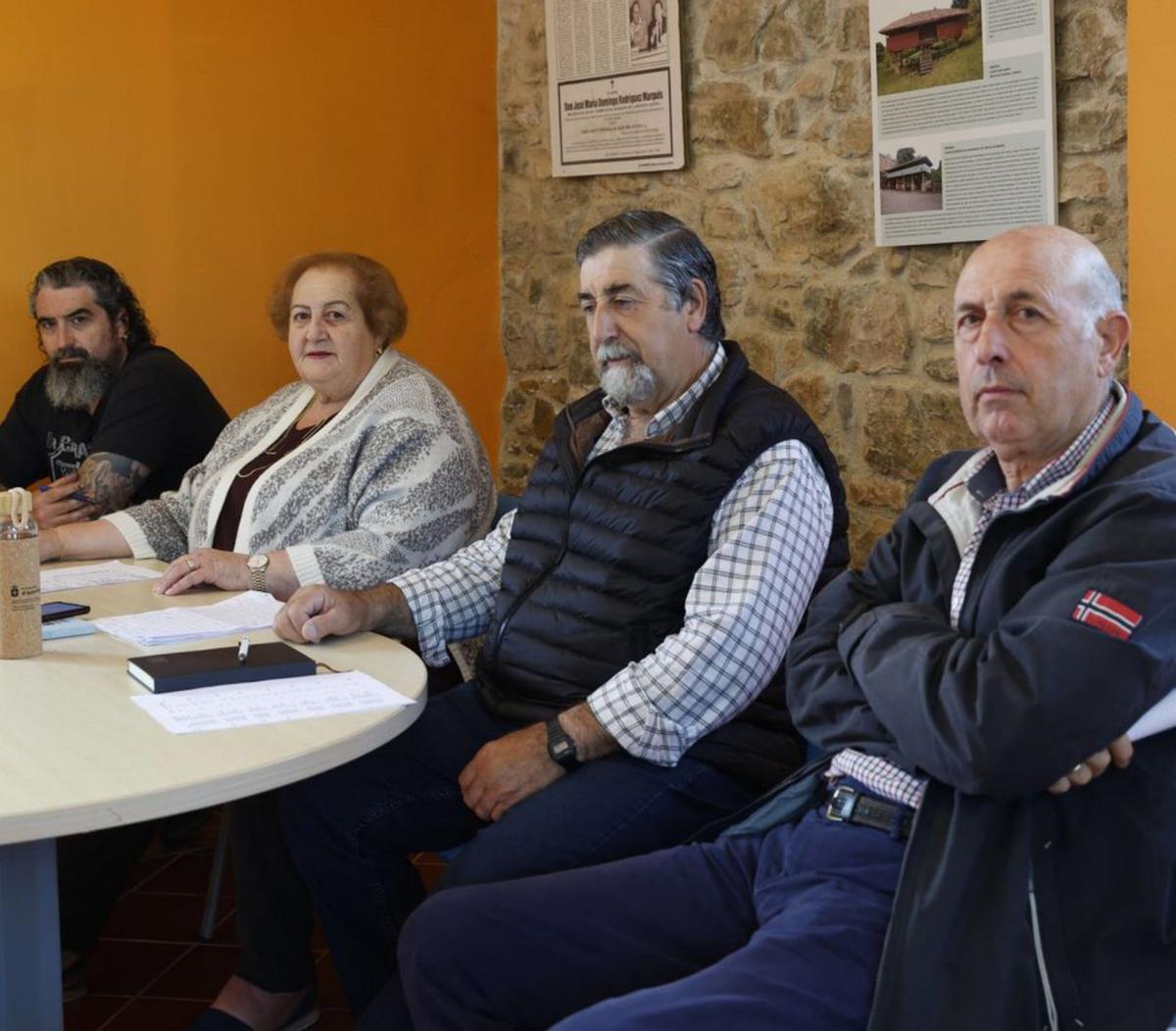 Consuelo González continúa al frente de la asociación de Cenero