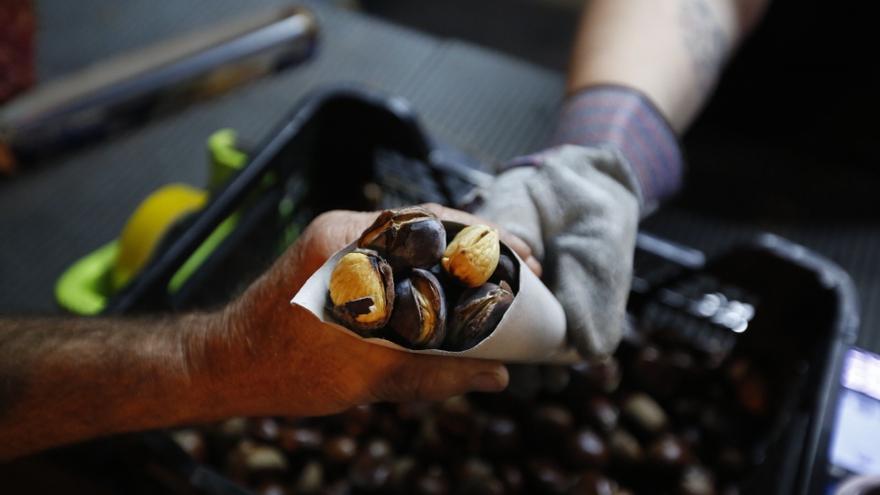 Comienza la época de castañas en Córdoba: estos son los puestos para la ...
