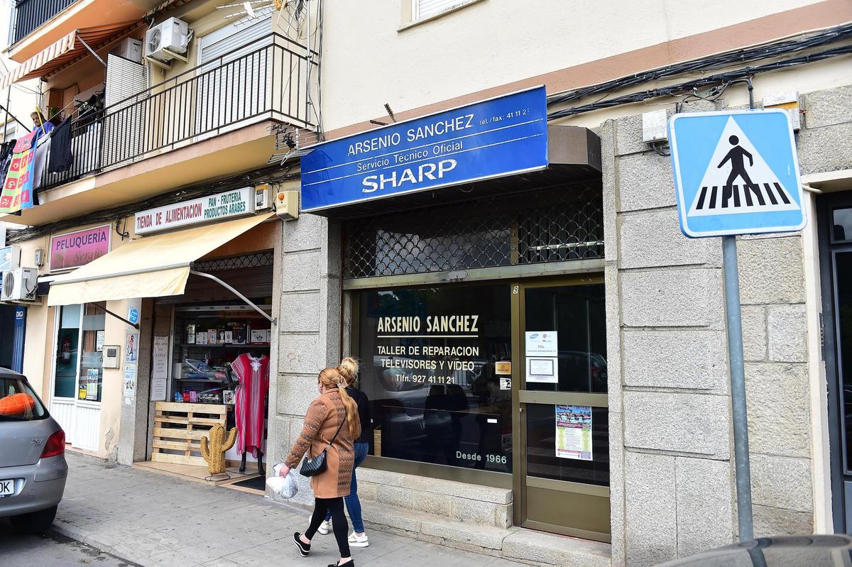 ARSENIO, 'TOÑI' Y 'SUSI', HISTÓRICOS EN EL ROSAL DE AYALA DE PLASENCIA ...
