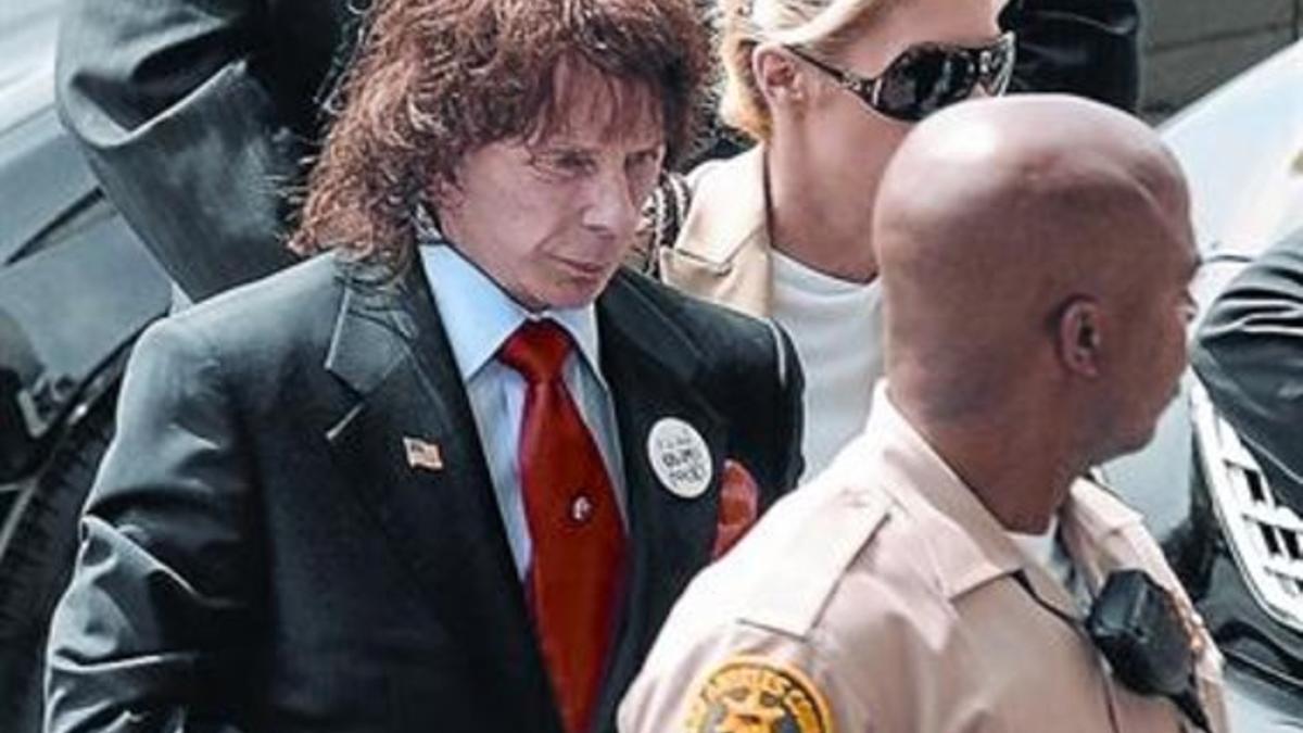 Un jurado declara culpable de asesinato al productor Phil Spector - El ... Un jurado declara culpable de asesinato al productor Phil Spector - El ...