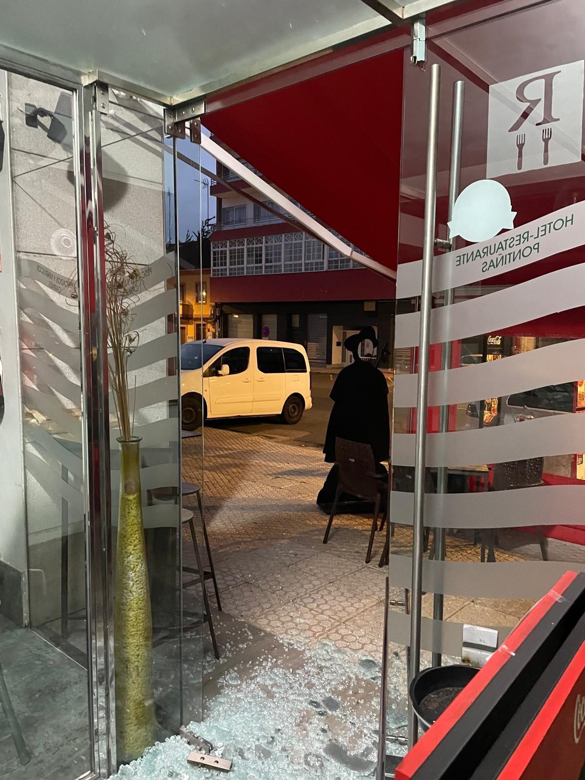 Asalto a la cafetería del hotel Pontiñas