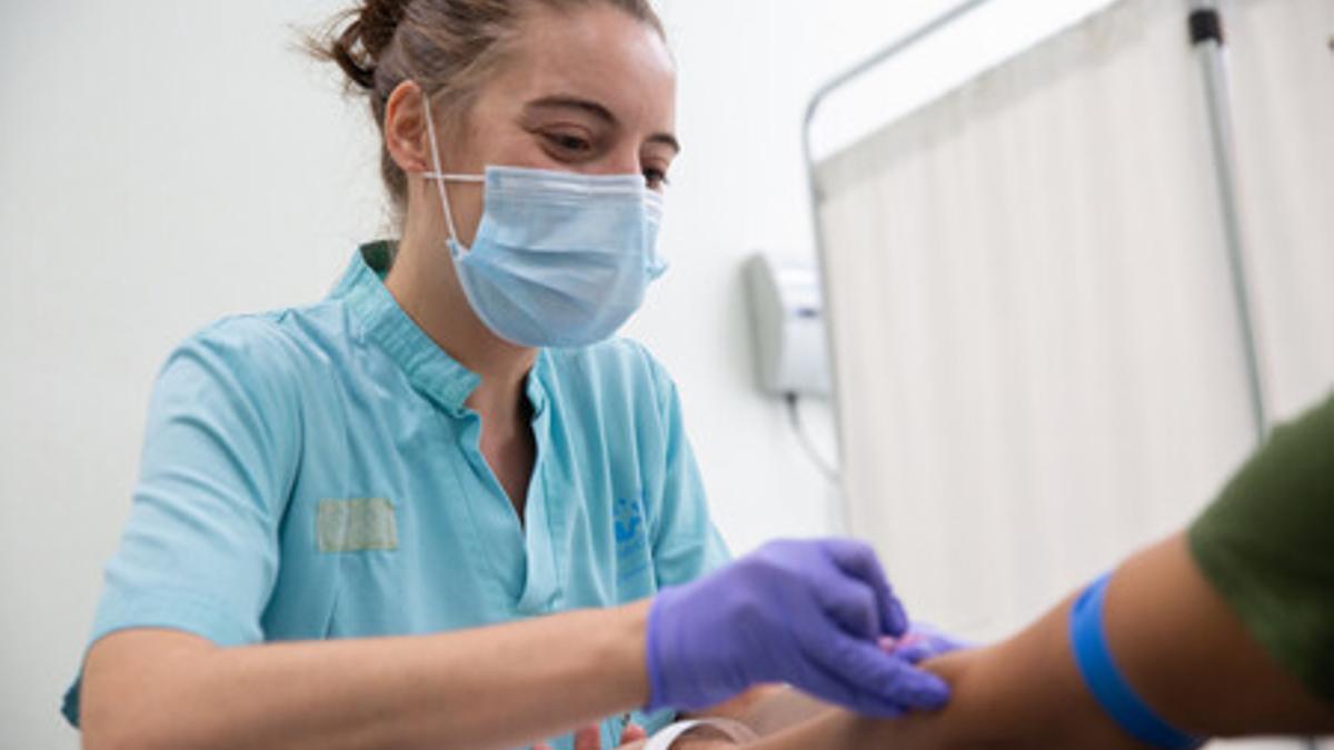 Sanidad Alicante: Teledermatología para reducir las listas de espera de ...