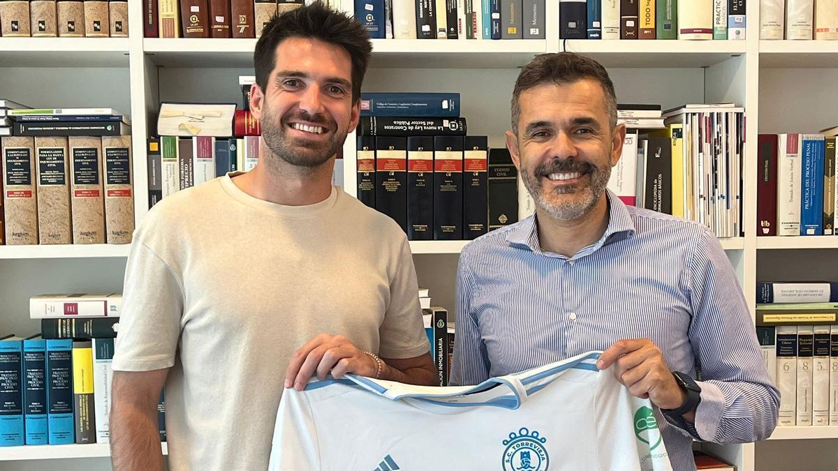 FÚTBOL TORREVIEJA SCI El Torrevieja ficha al cancerbero Héctor Pizana