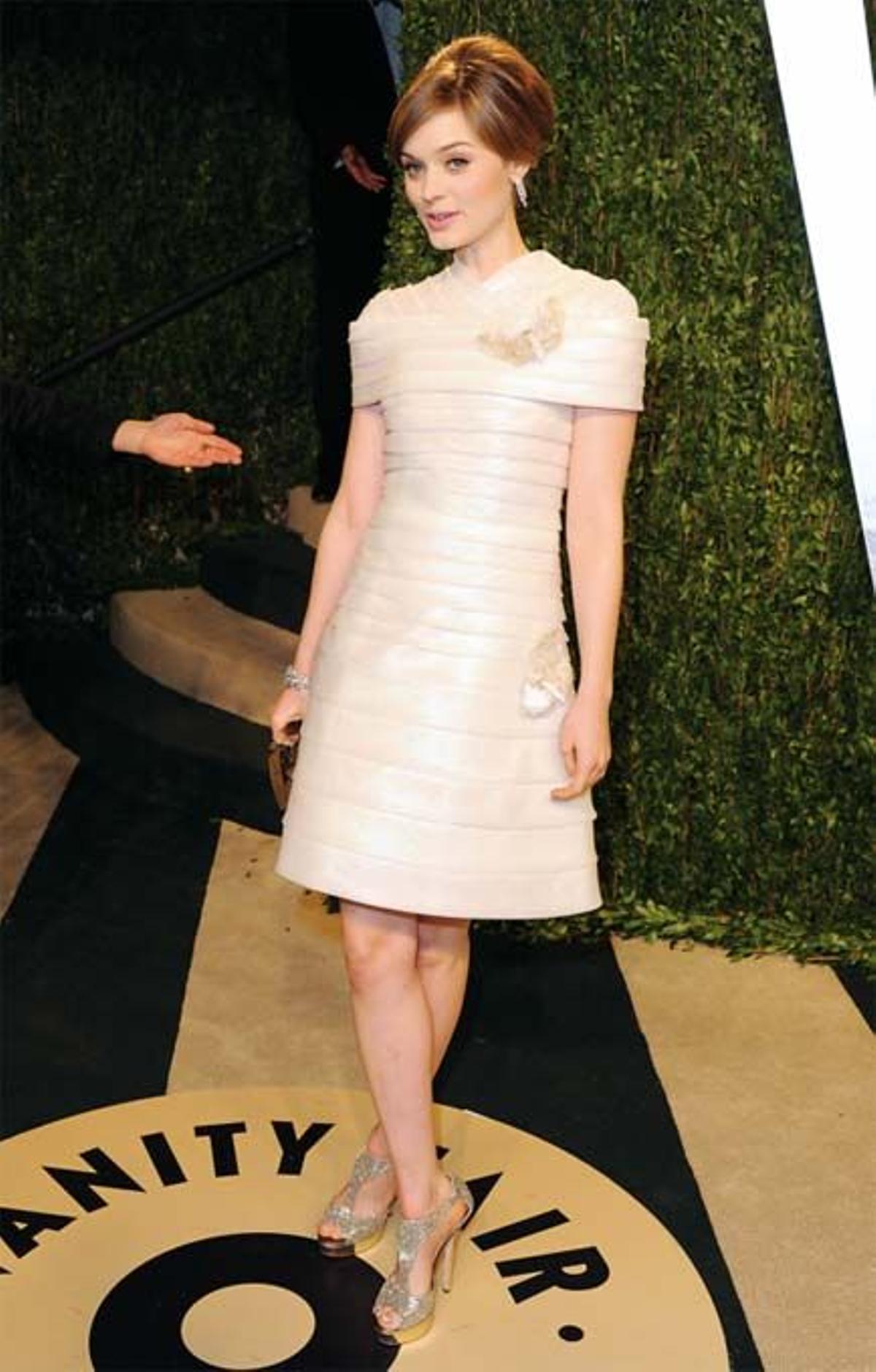 Bella Heathcote seduce - Woman