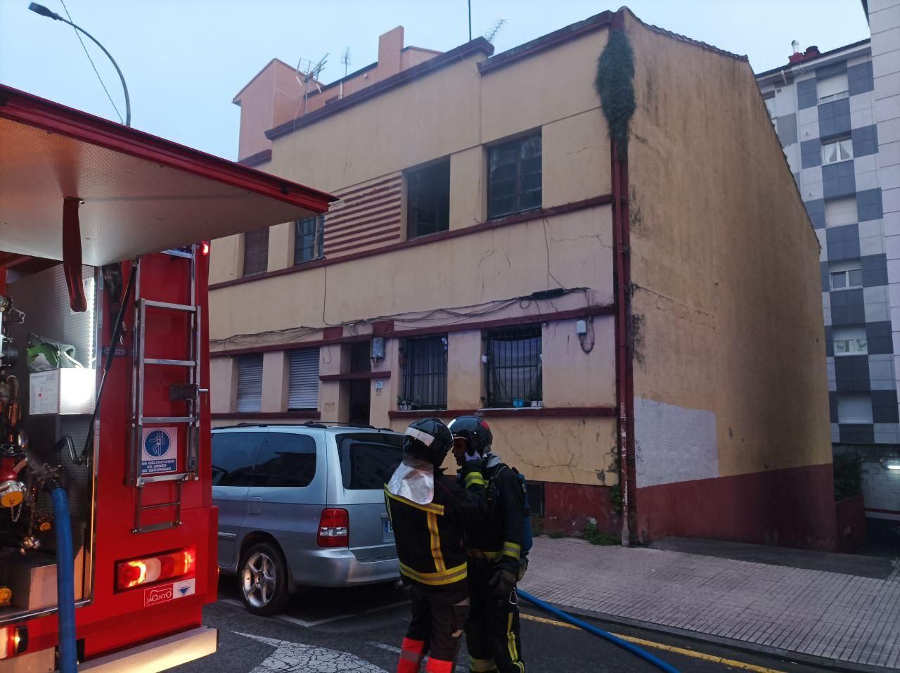 En Imágenes Detenido Un Hombre En Gijón Acusado De Provocar Un