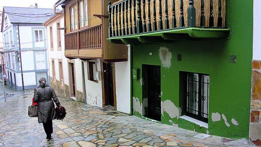 Los vecinos del centro de Navia denuncian nuevos actos vandálicos