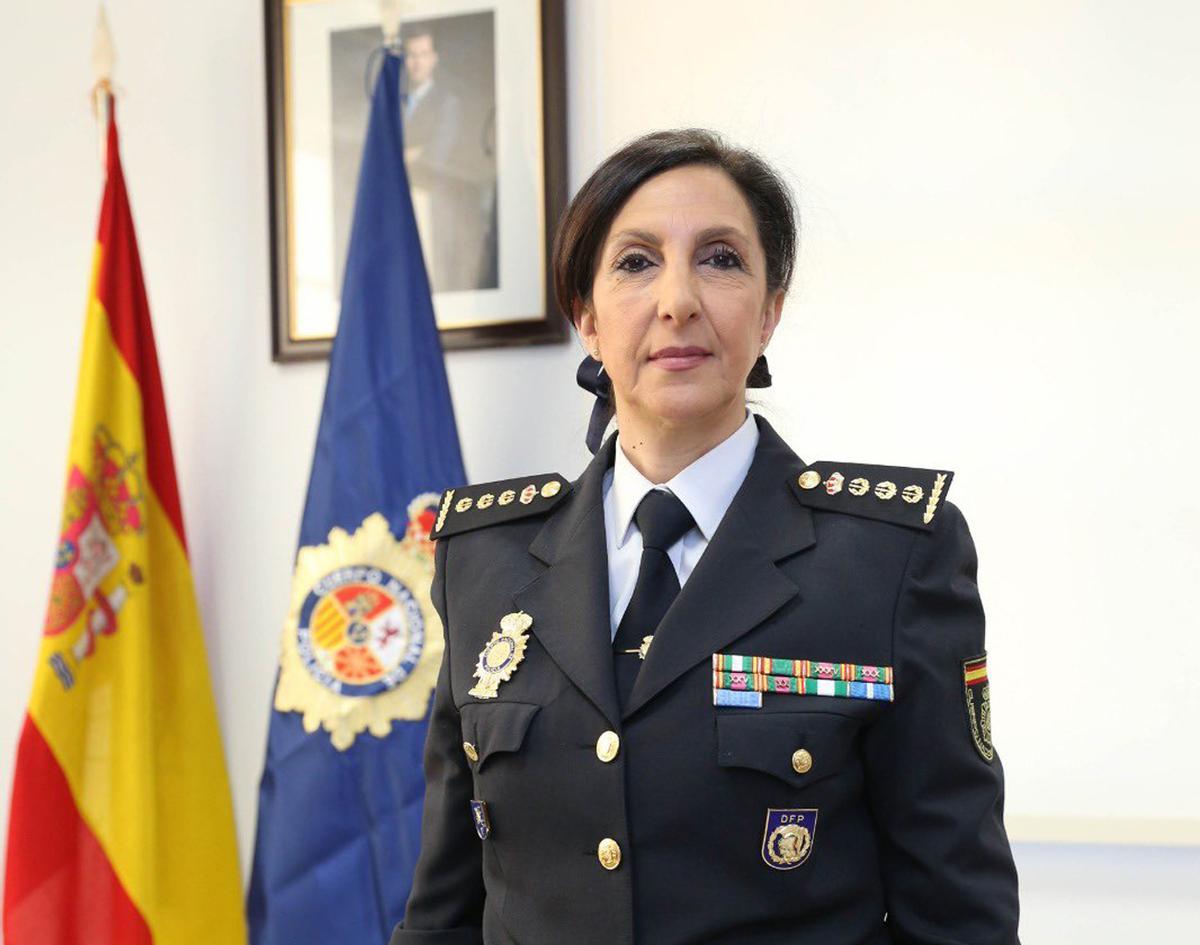 María Elisa Fariñas, primera mujer en la historia en ser jefa superior de la policía de ...