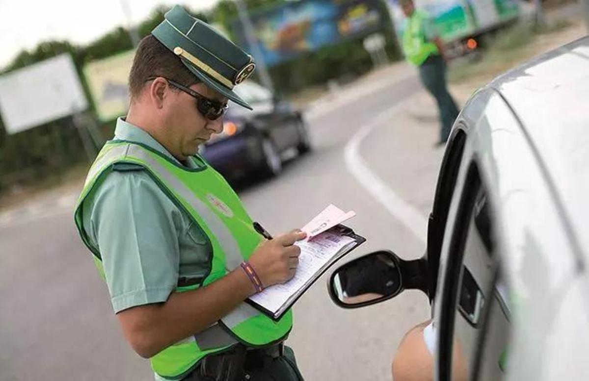 Así es cómo puedes pagar una multa de la DGT