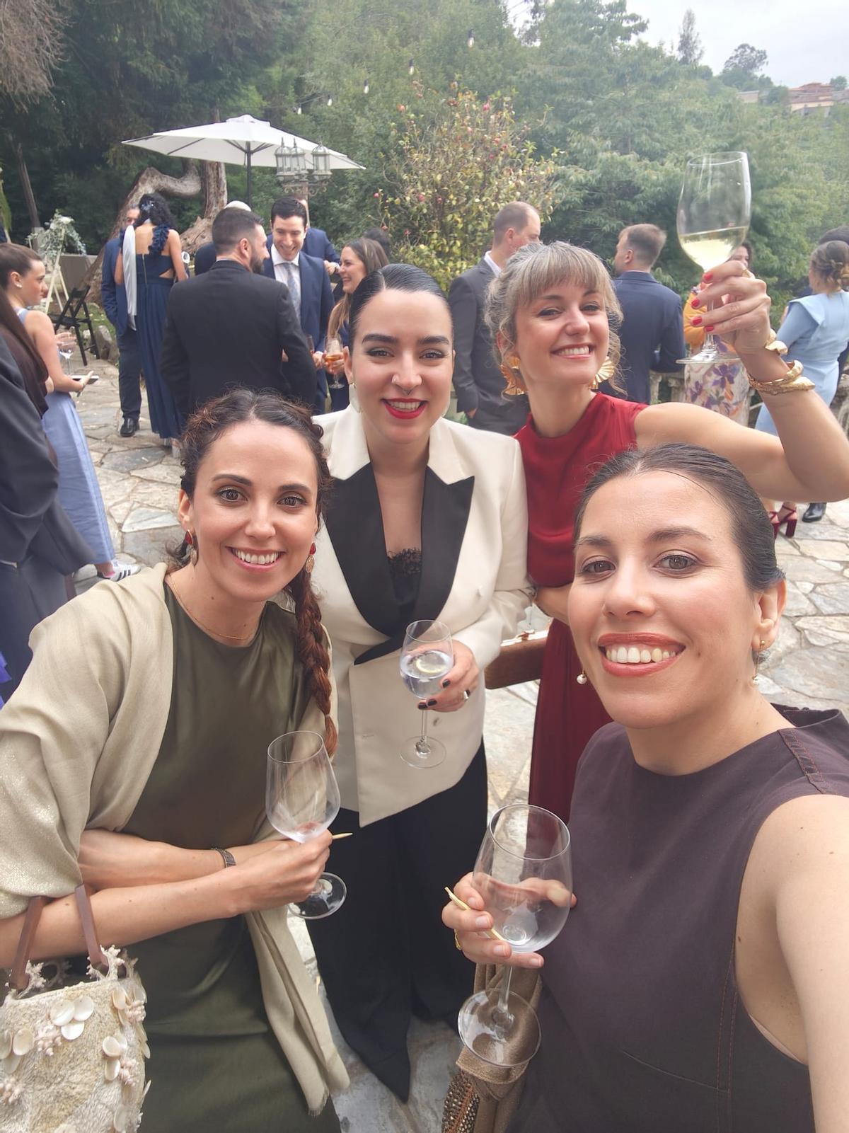 La boda de Marta Canteli y Luis Pola, en imágenes