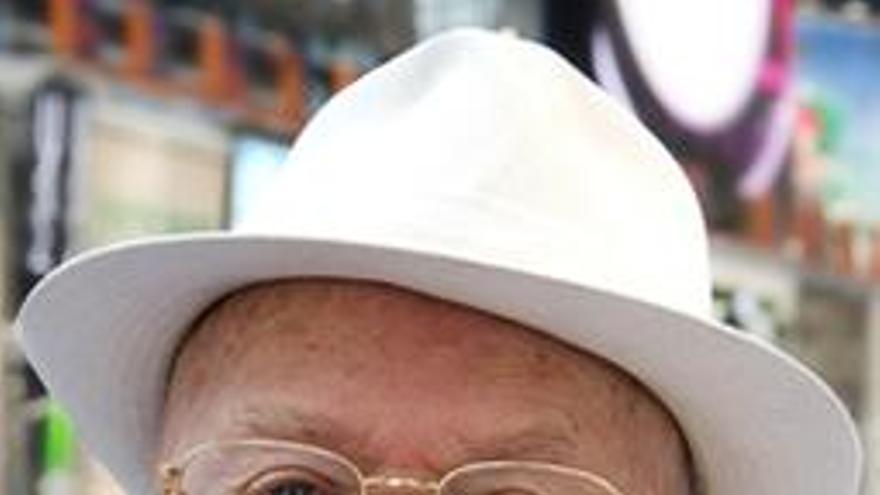 El Ayuntamiento nombra Hijo Predilecto de Elda al poeta Antonio Porpetta