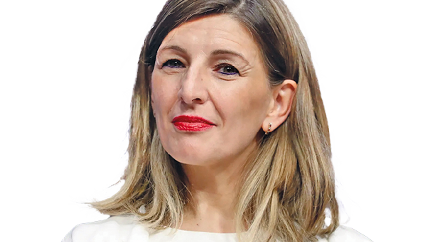 Entre los trajes de faralaes, las débilas y las autoridadas