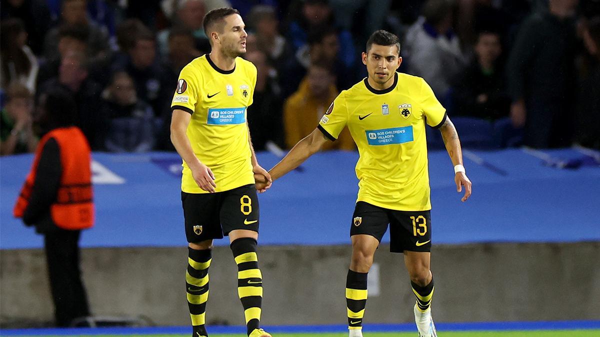 Brighton - AEK | El gol de Mijat Gacinovic