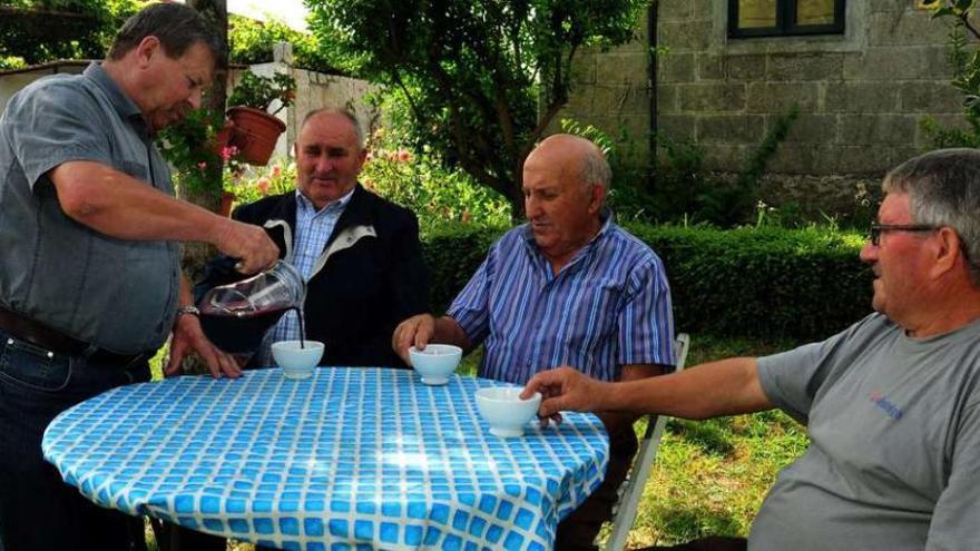Sana rivalidad entre Paradela y Lores